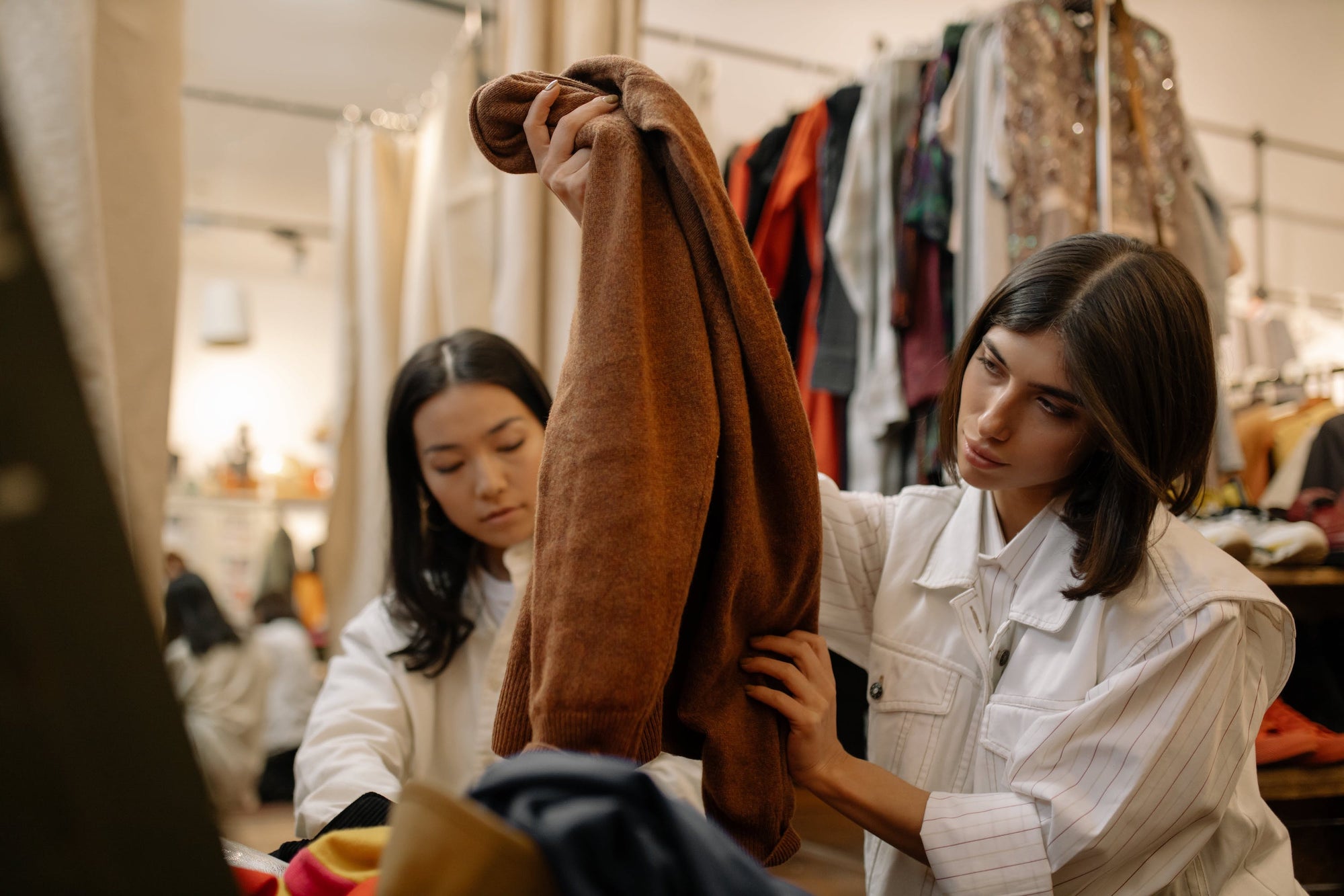 Our Comprehensive Guide on how to Wardrobe Detox | Sinclair Stories